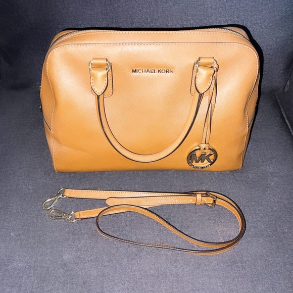 MICHAEL Michael Kors | Bags | Authentic Michael Kors Crossbody | Poshmark